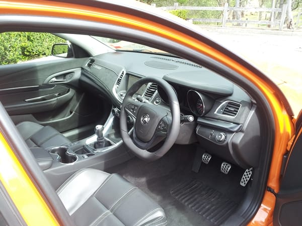 Holden VF SSV Ute Review - AnyAuto