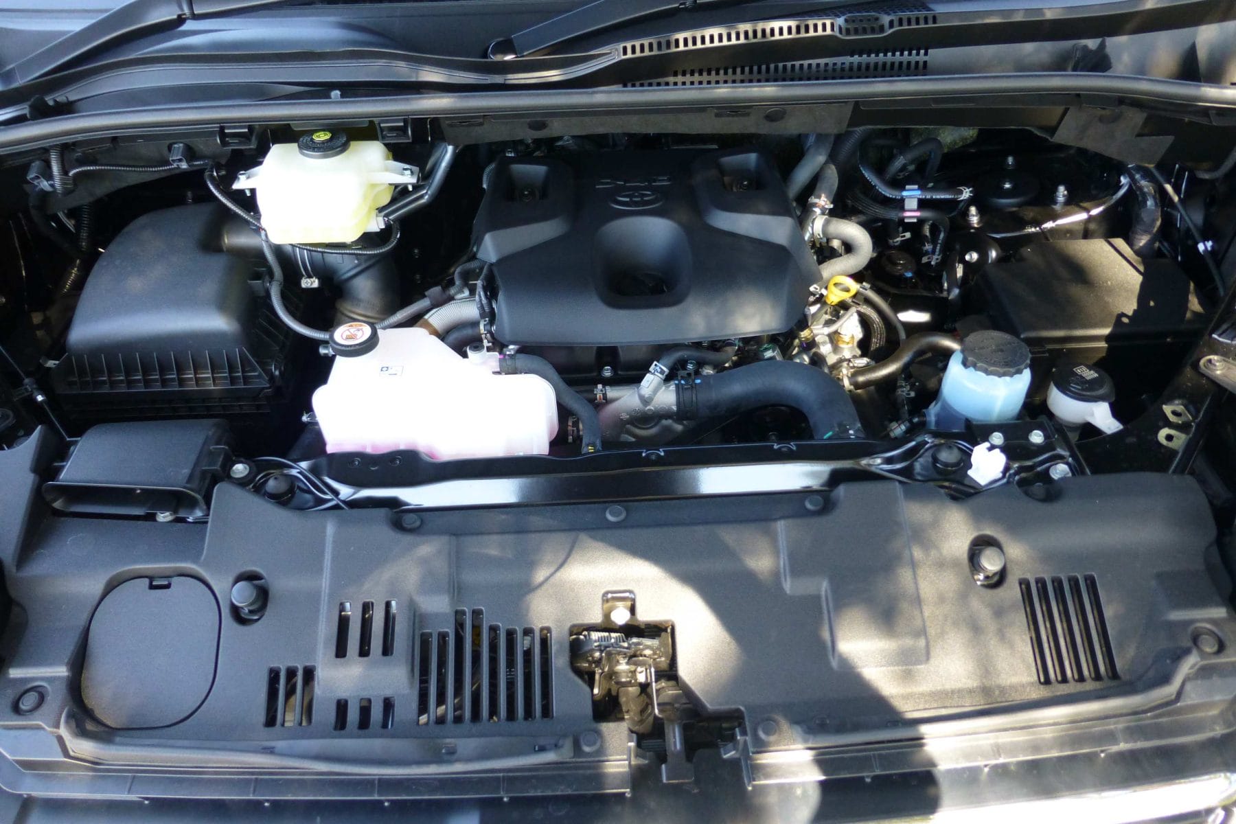 Toyota Granvia VX 2020 Review - AnyAuto