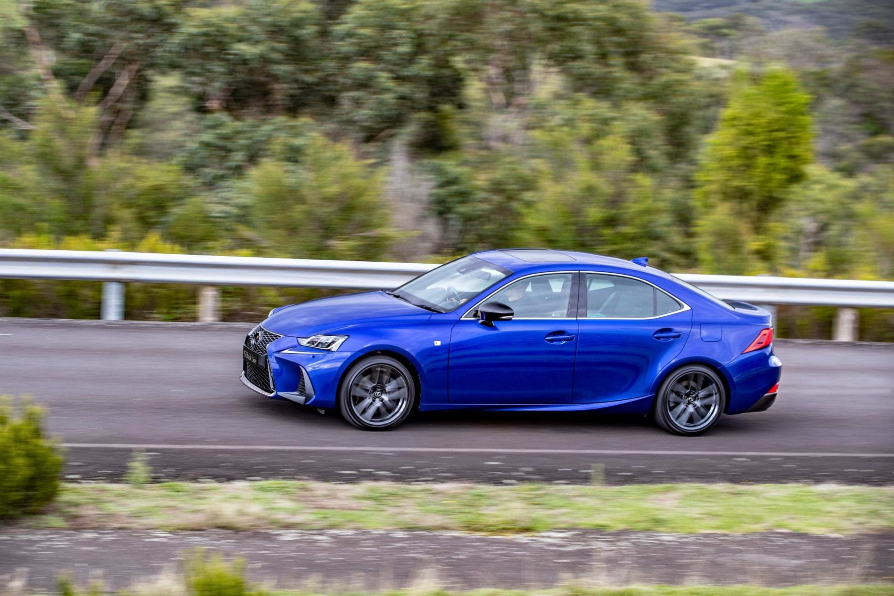 Lexus IS Black Line Edition - AnyAuto
