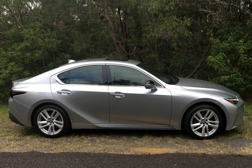 Lexus IS 300 Luxury 2021 Review - AnyAuto