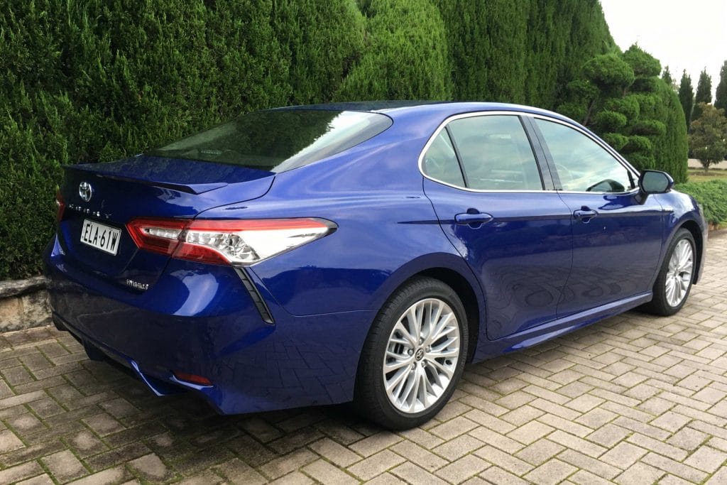 Toyota Camry SL Hybrid Sedan 2021 Review - AnyAuto