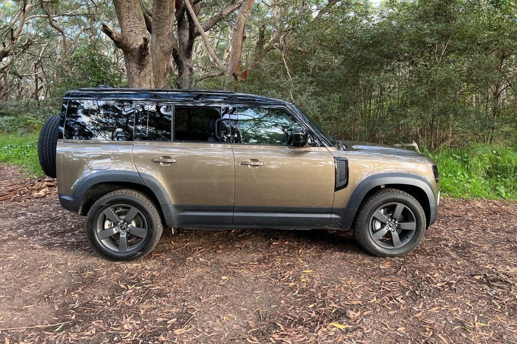 Land Rover Defender D300 SE 2022 Review - AnyAuto