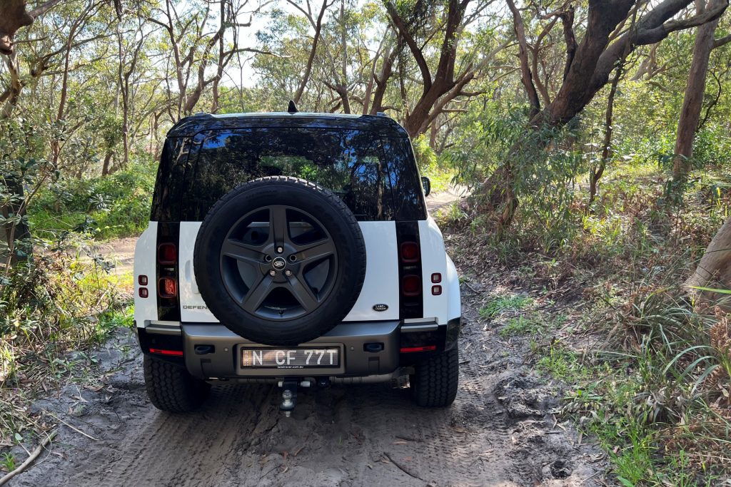 Defender 110 X-Dynamic HSE D300 2022 Review - AnyAuto