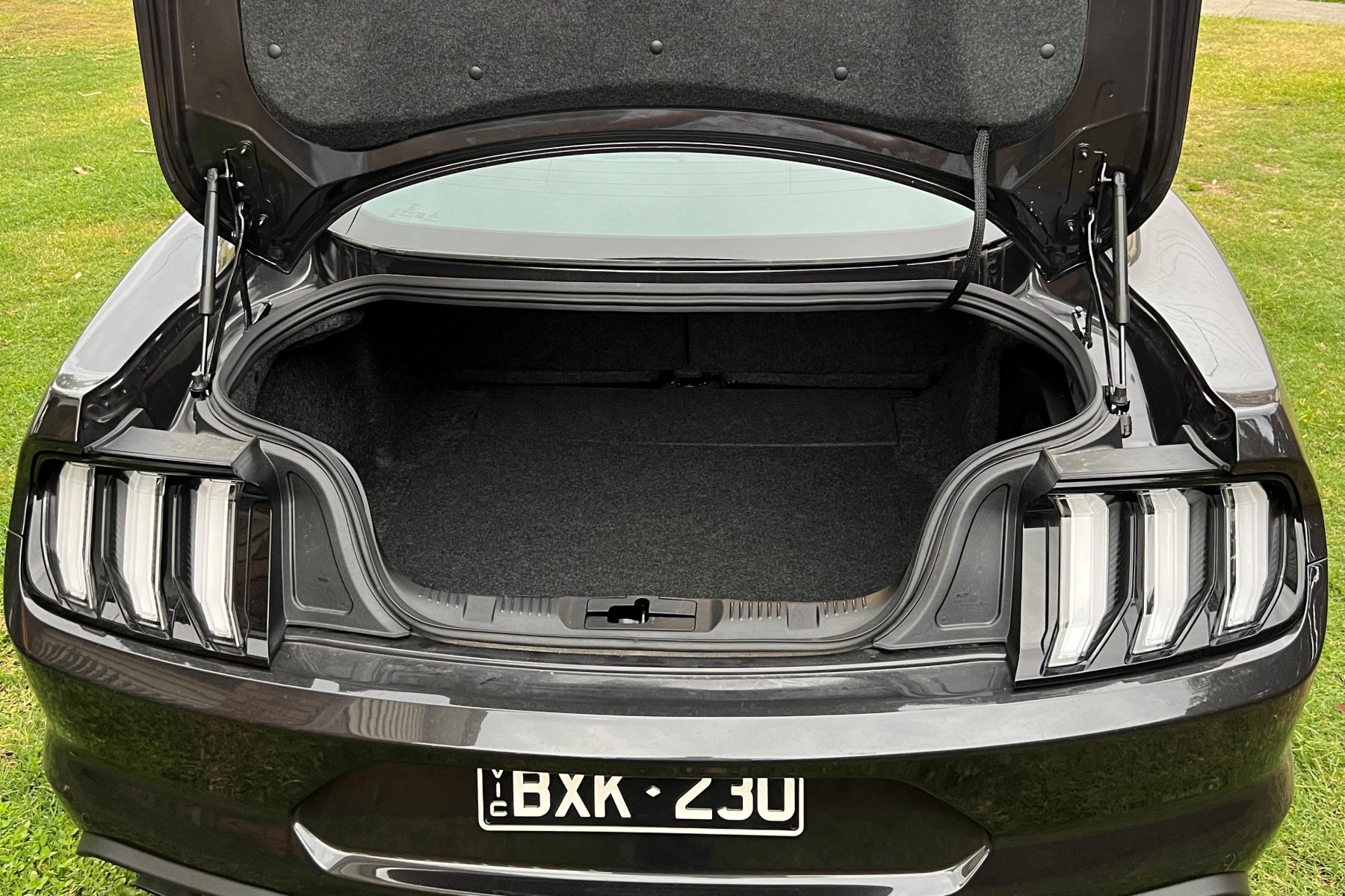 Ford Mustang GT V8 Coupe 2022 Review - AnyAuto