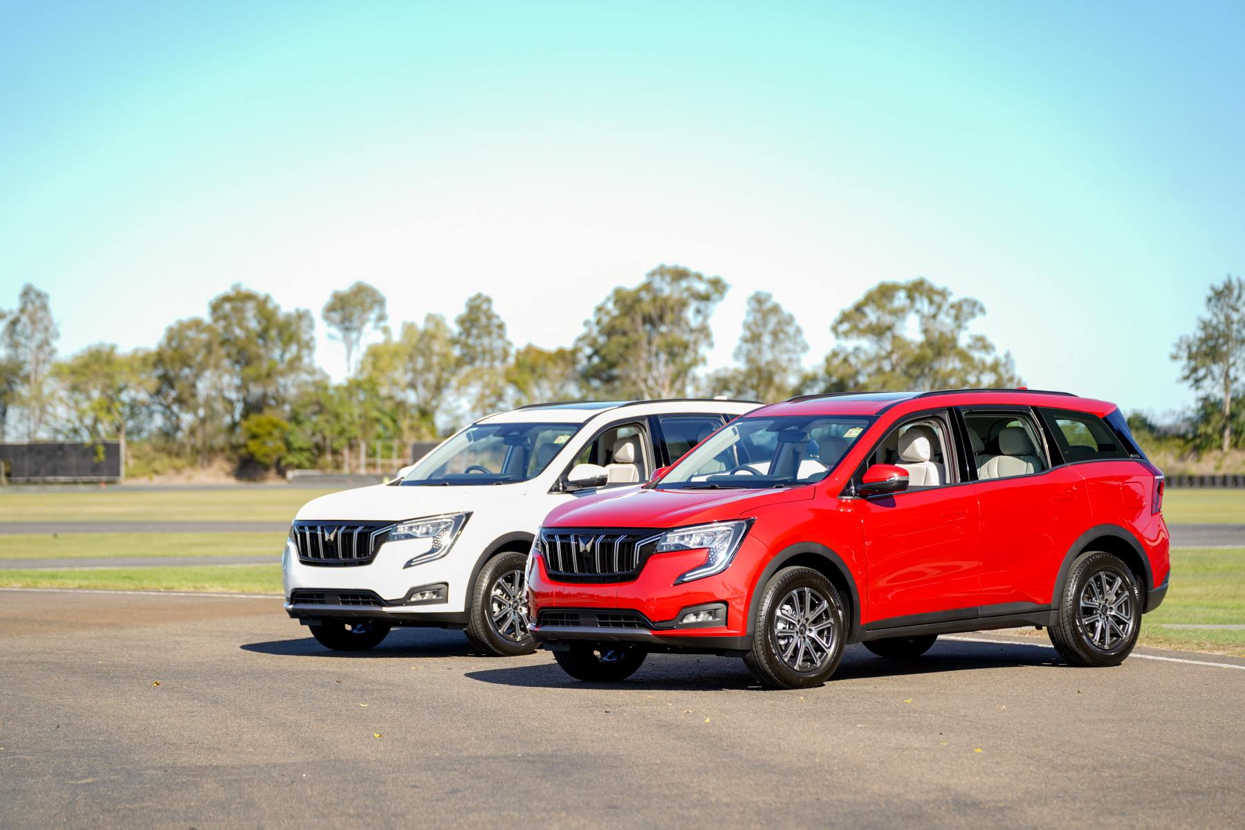 Mahindra XUV700 first drive review - AnyAuto
