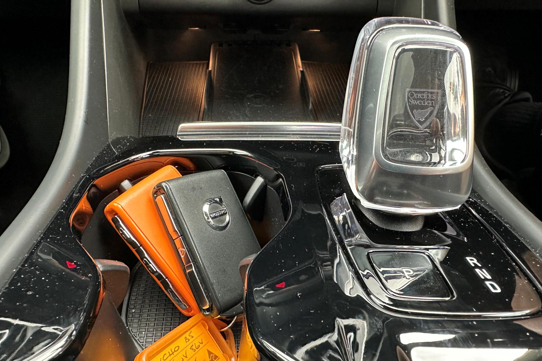 Volvo XC40 Ultimate B5 Dark AWD SUV 2023 Review - AnyAuto