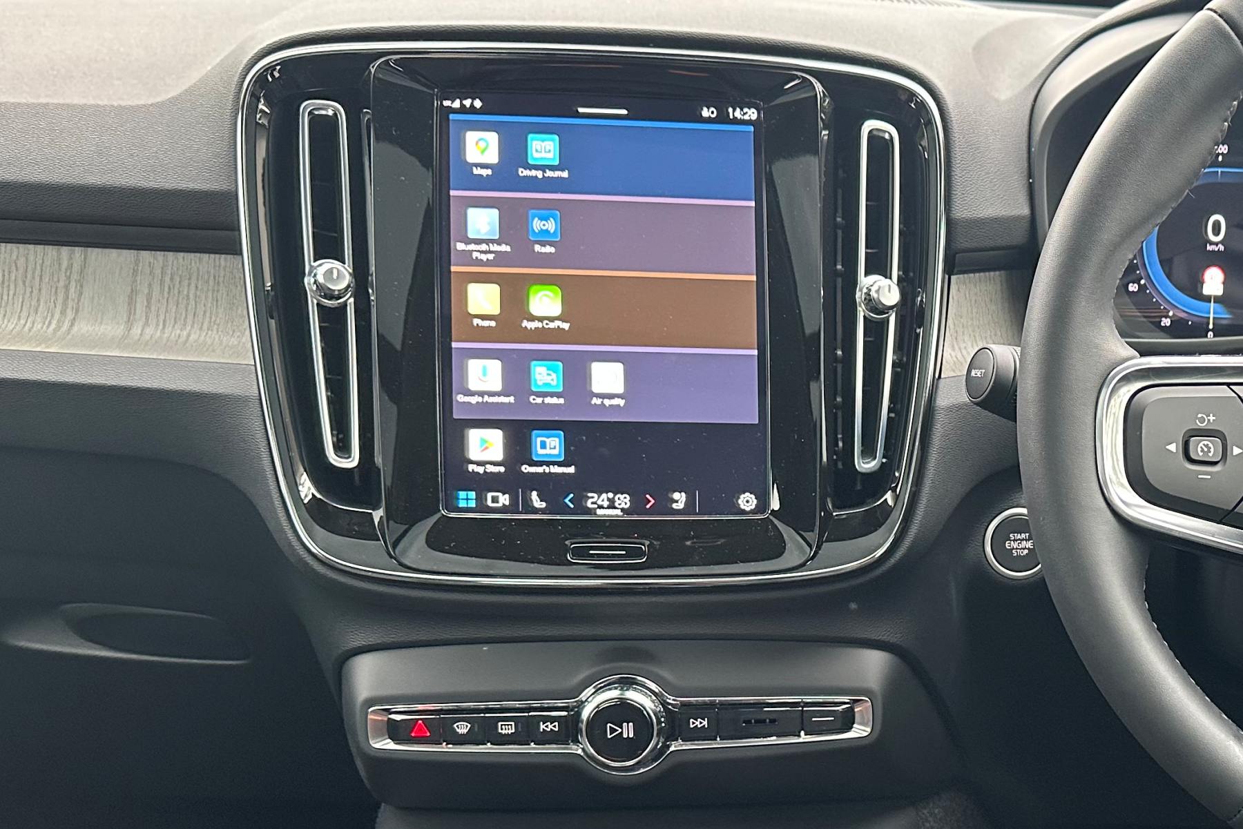 Volvo XC40 Ultimate B5 Dark AWD SUV 2023 Review - AnyAuto