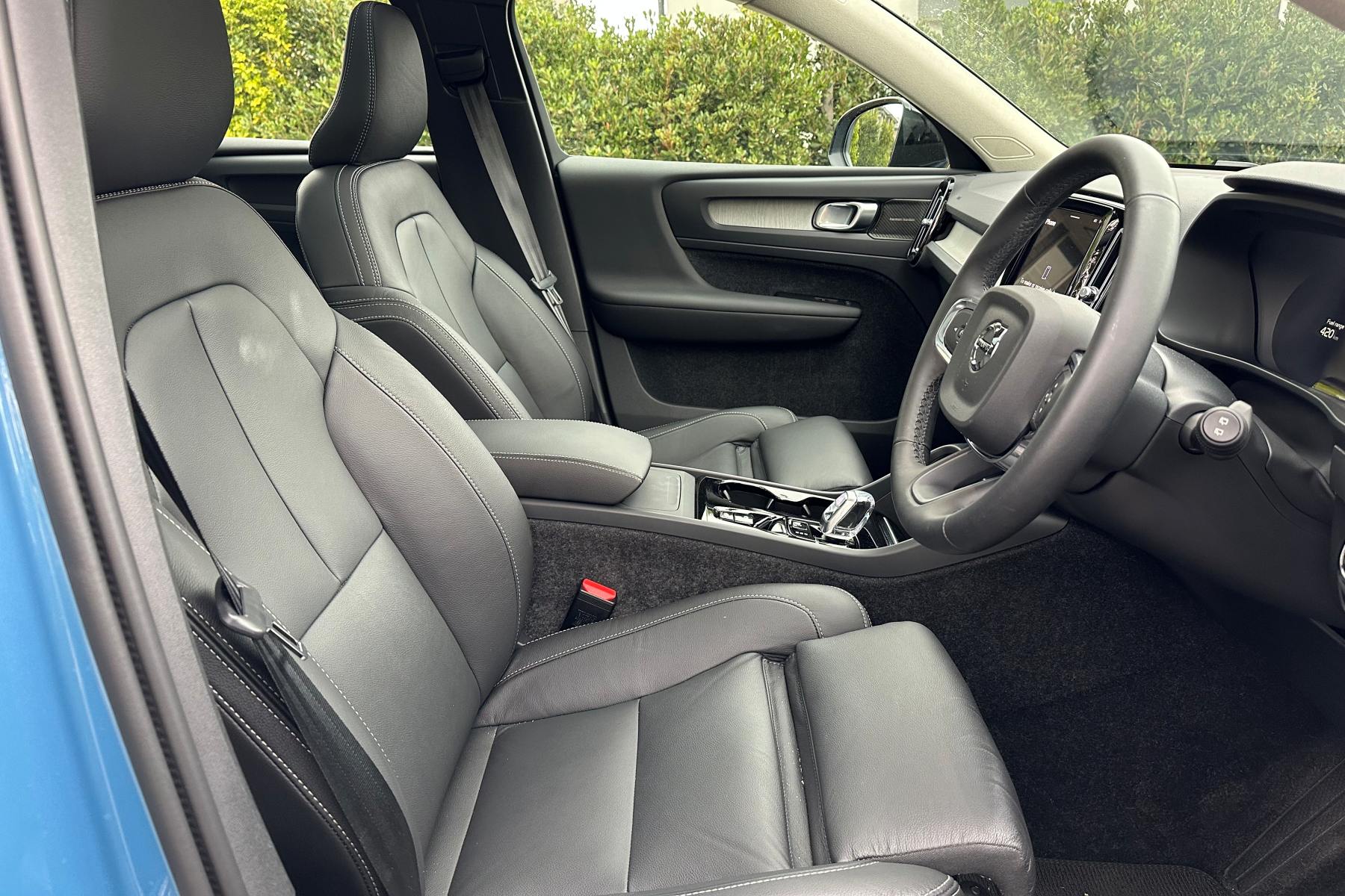 Volvo XC40 Ultimate B5 Dark AWD SUV 2023 Review - AnyAuto